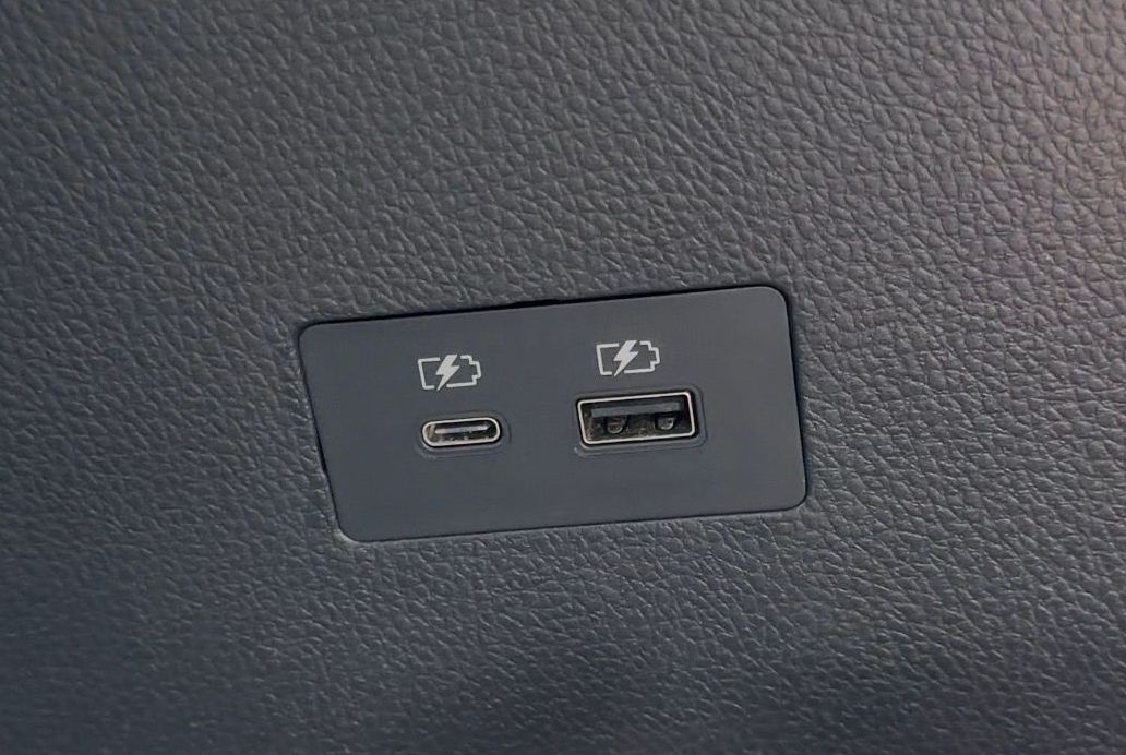 Mitsubishi Destinator SUV 7 seater cocok buat keluarga, nyaman hingga ...