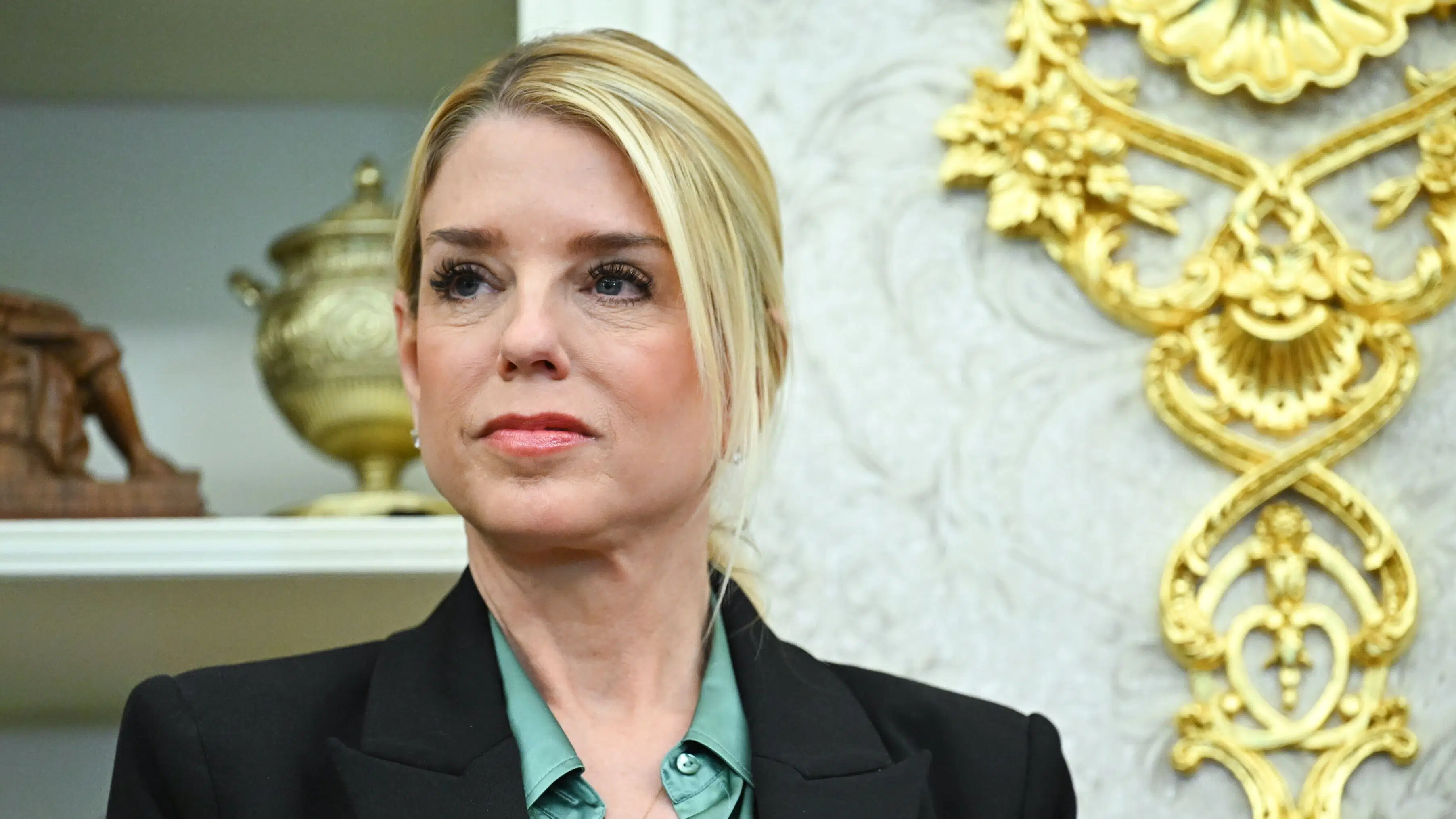 Medie: Pam Bondi har fået kræft