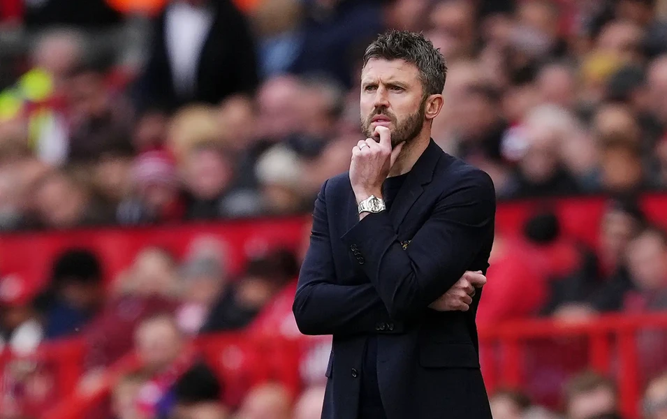Arsenal move to hijack Man Utd's top midfield target