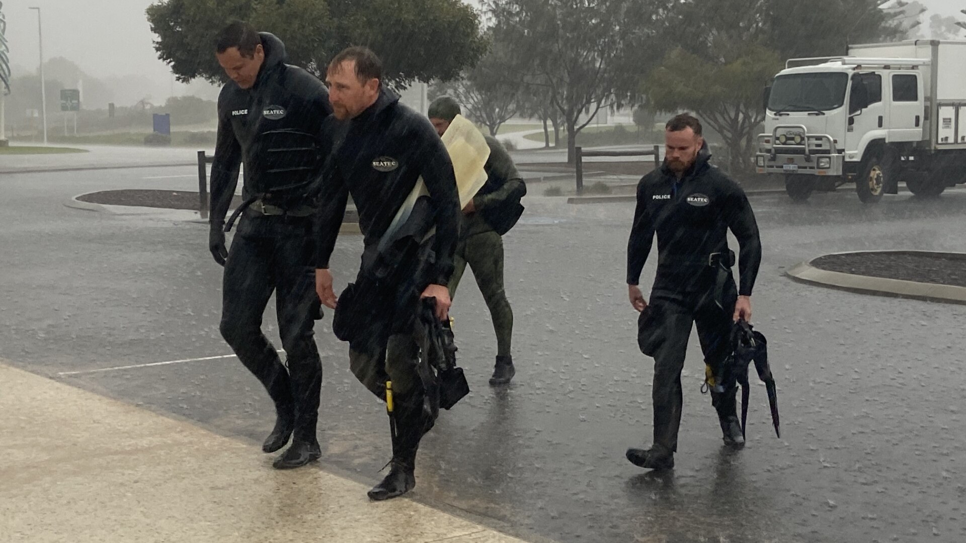 Police search for swimmer missing at Koombana Bay in Bunbury
