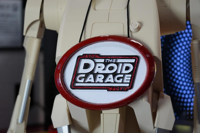 Droids descend on Regal Cinema in Hudson for newest Star Wars movie