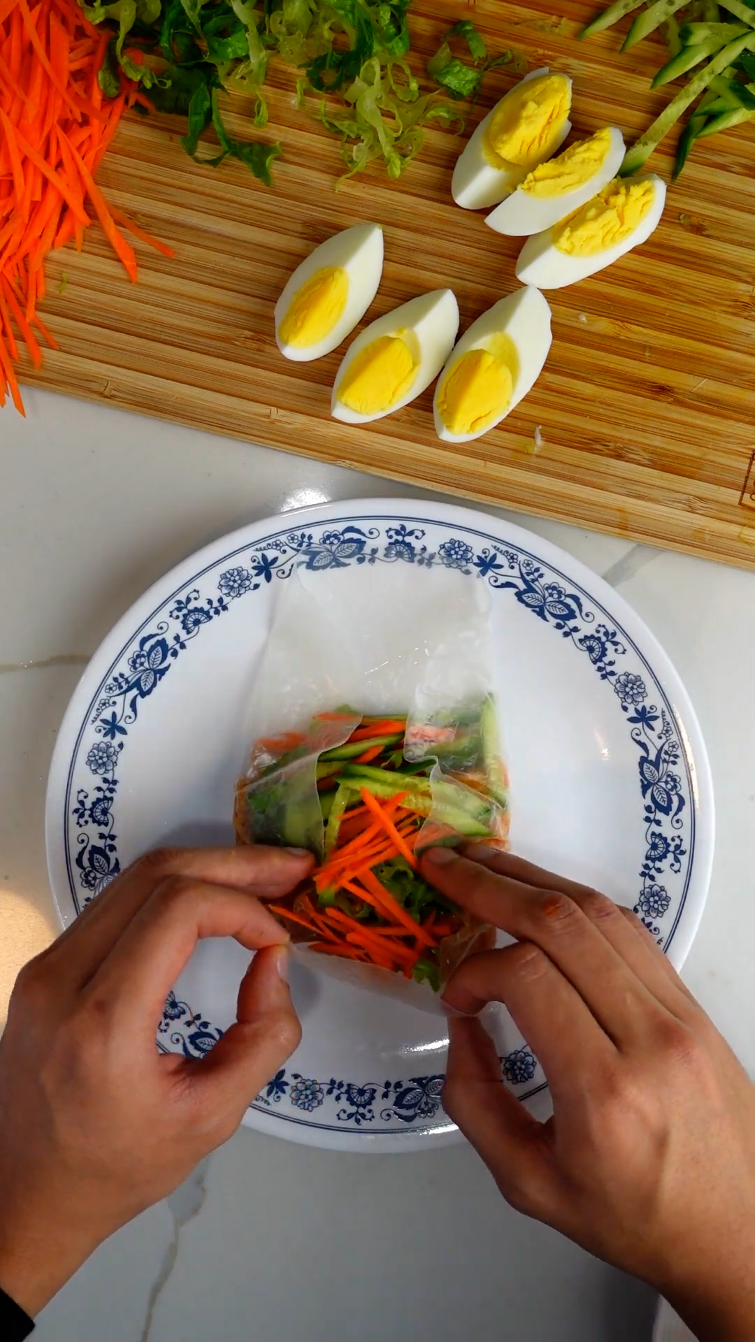 Crispy spring rolls filled with spicy ramen noodles and vegetables