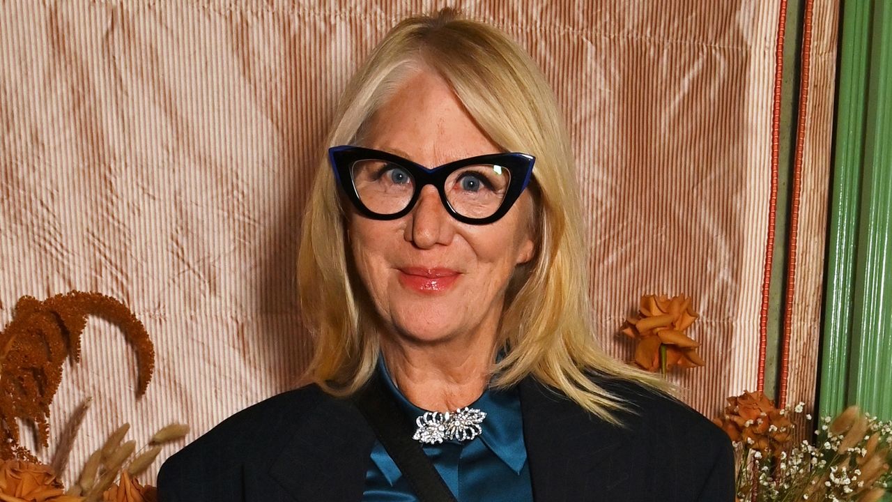 Makeup artist Val Garland says this £9 celeb-loved moisturiser is ...