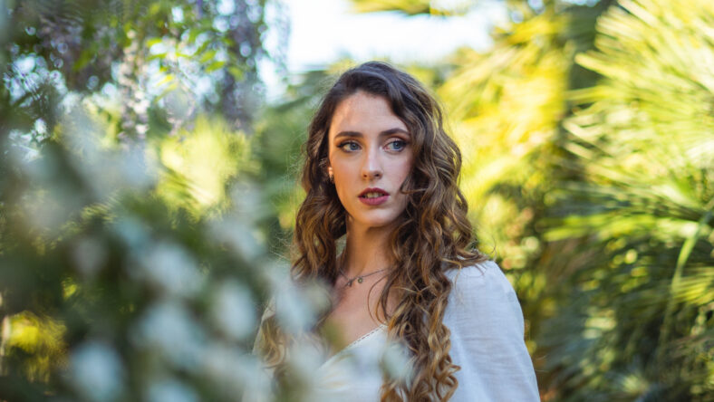 Her friend's cheating husband brainwashed her into becoming best ...