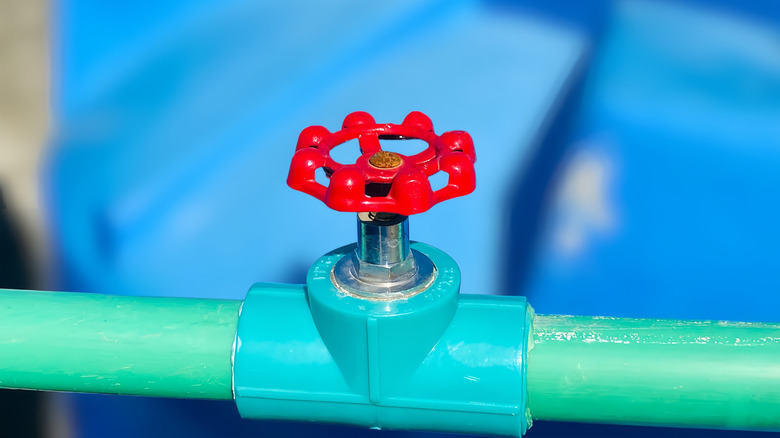 10 reasons your kitchen sink is leaking and how to fix it