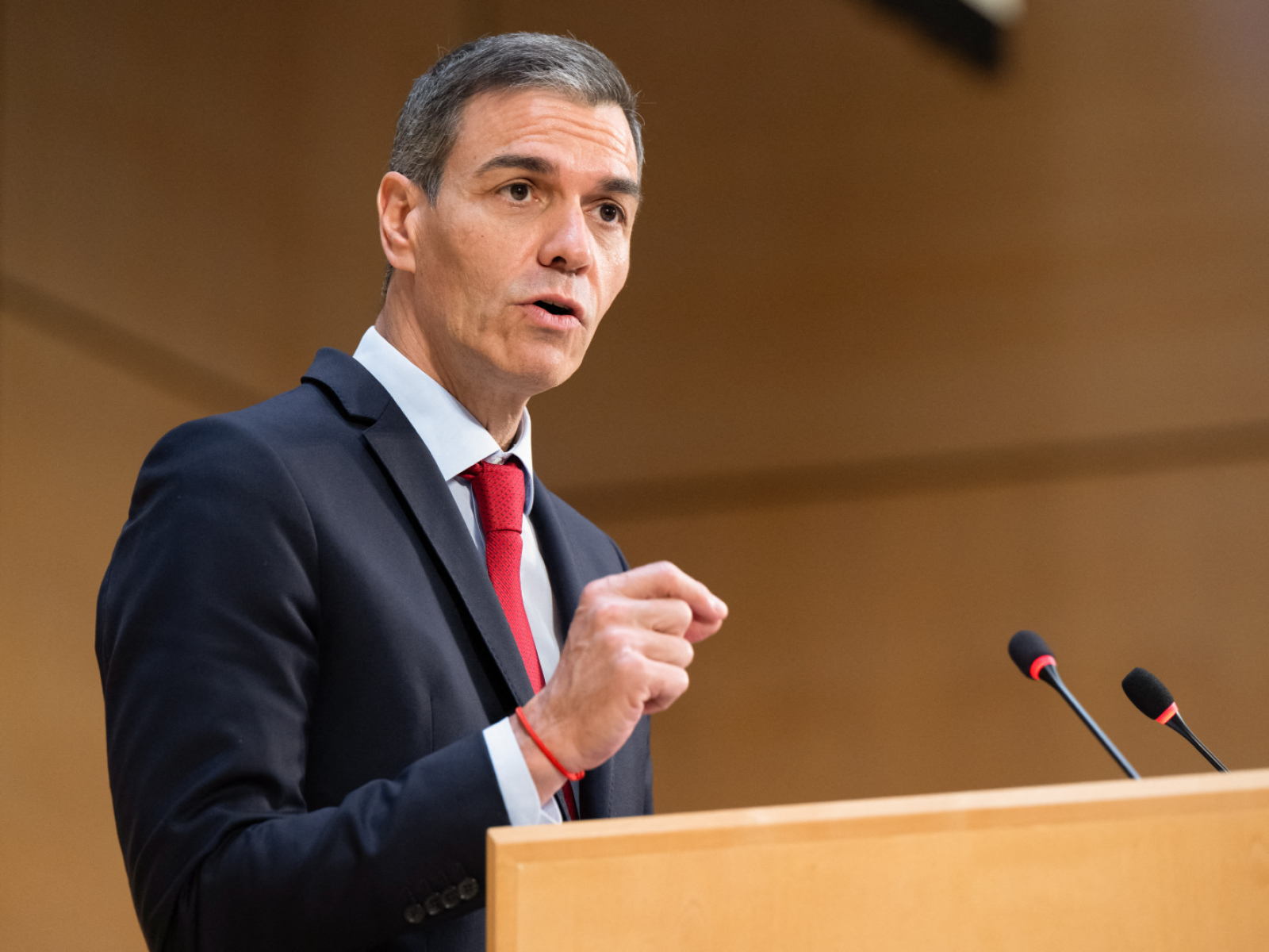 Polit-Beben in Spanien: Polizeieinsatz bei Sanchez-Partei