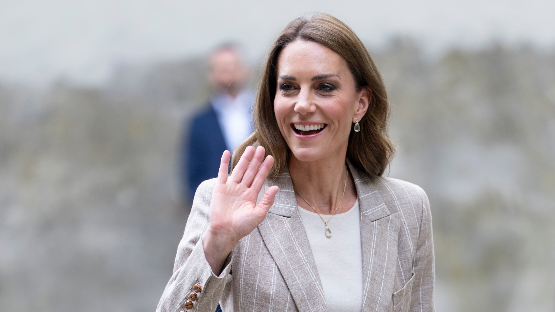 Copy Kate Middleton's elegant spring skirt style for $27