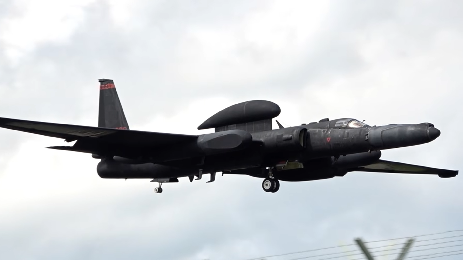 Watch the U-2 launch with a SPAN/SPUR pod - then the chase car takes over