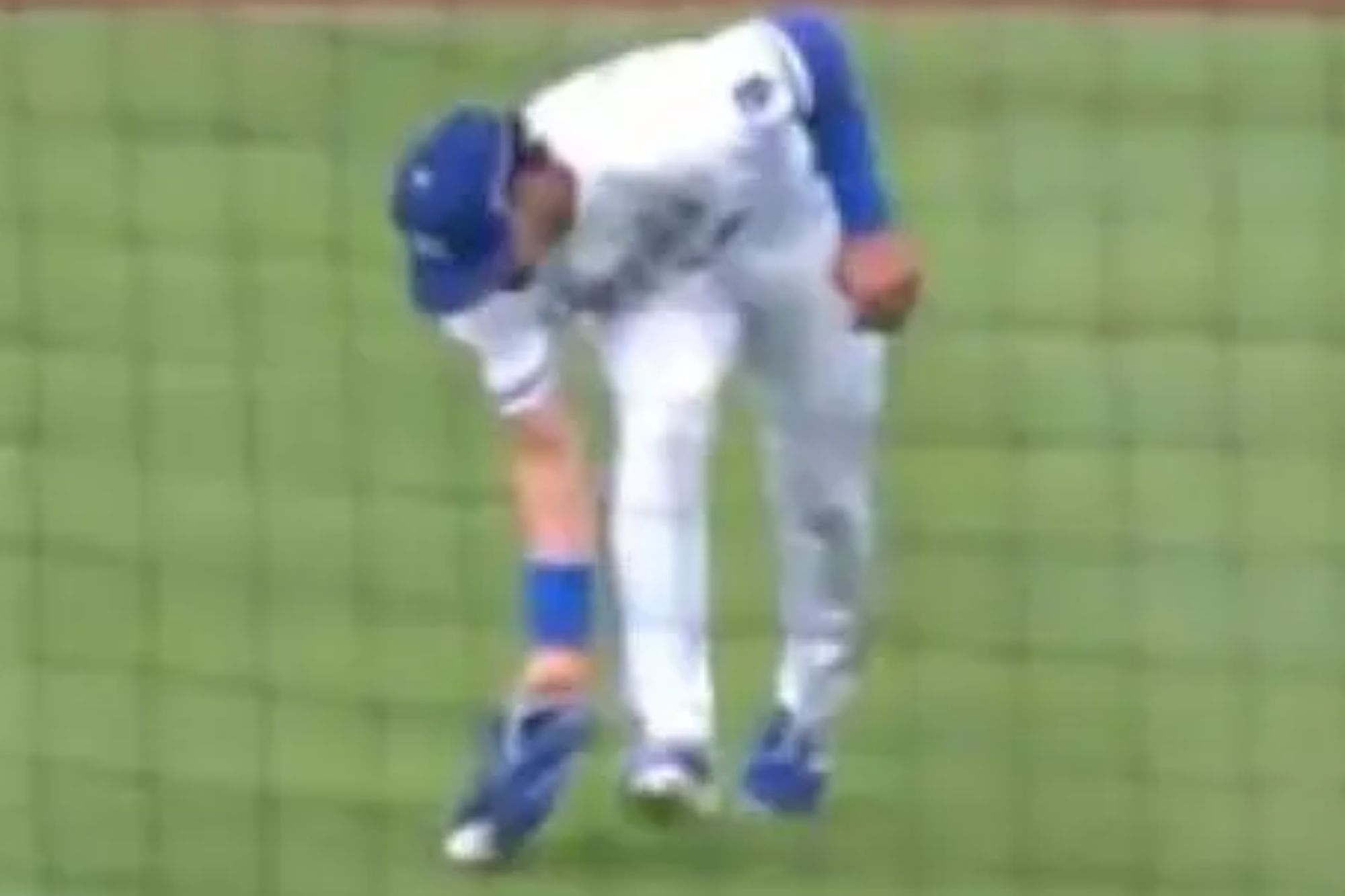Yankees’ Aaron Boone wins this trapped-ball review after last week’s blowup