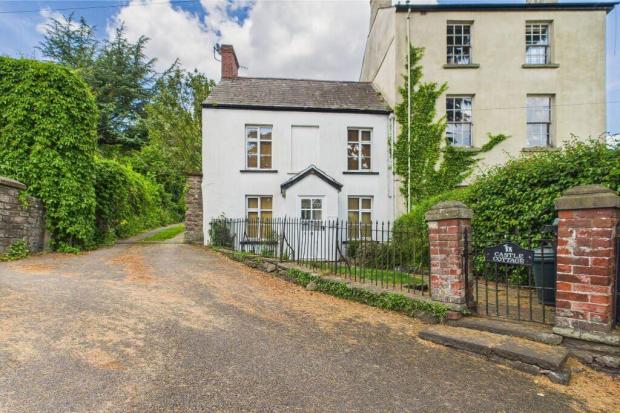 Charming three‑bedroom cottage in Usk to be sold at auction