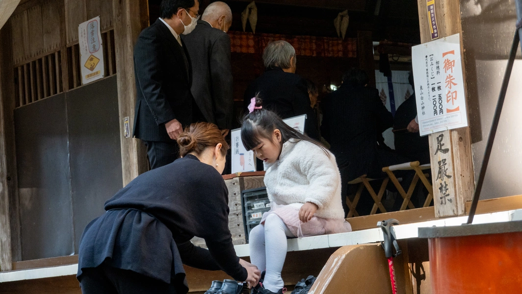 Master Japanese etiquette for unforgettable travels