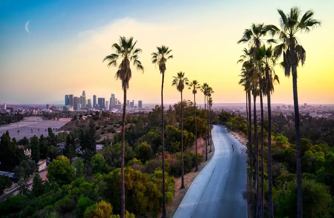 8 popular US cities homeowners move to - then quietly leave