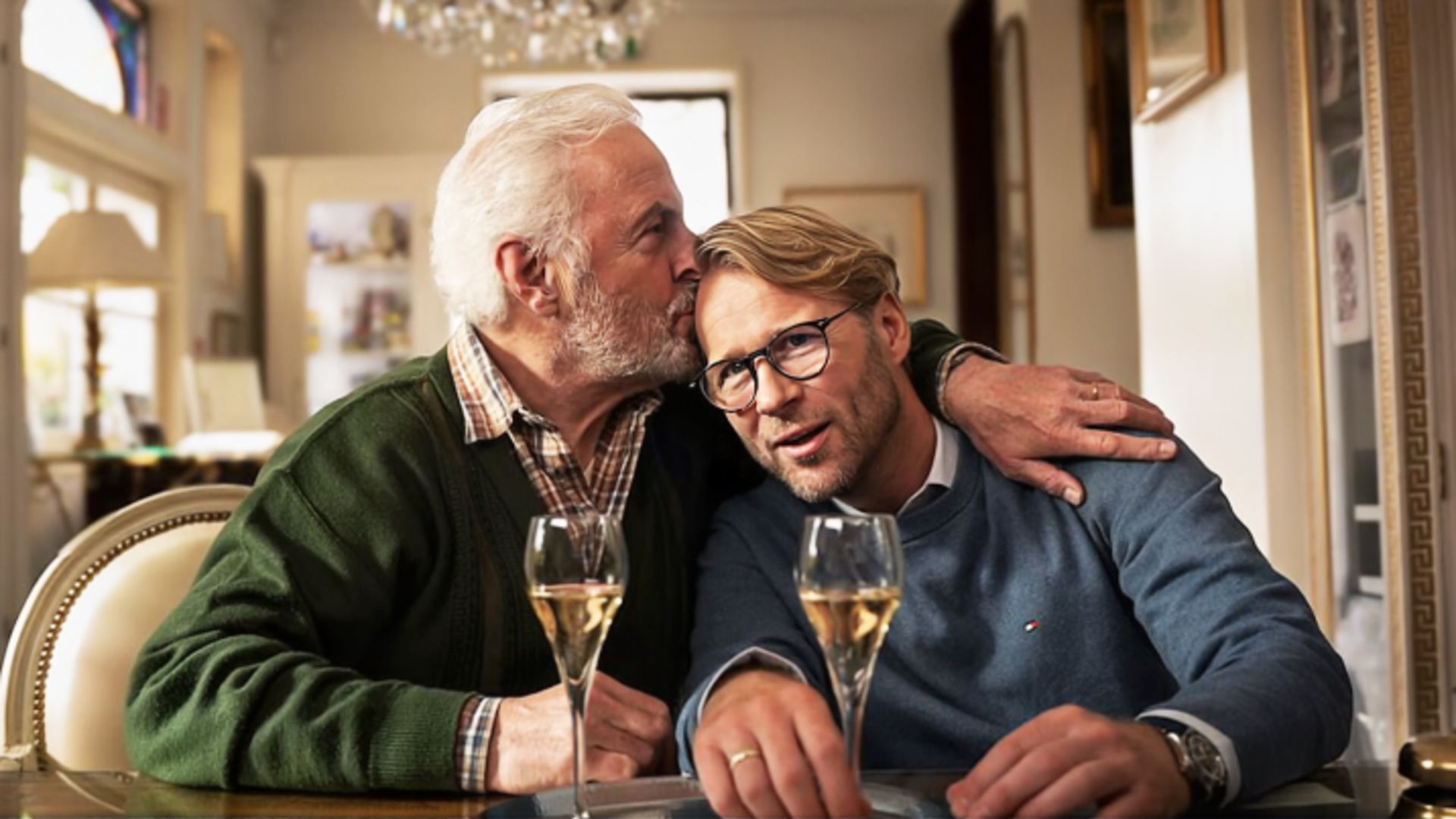 Nederlands drama 'Champagne' met Leo Alkemade en Huub Stapel komt naar ...