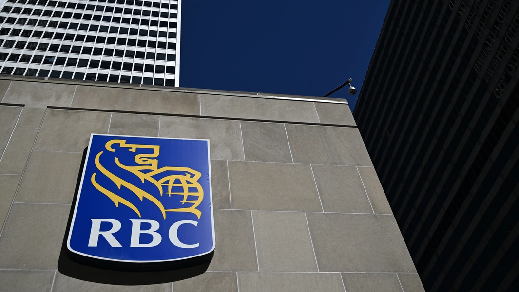 Analysts back BNS, Manulife as bank profits face borrower strain