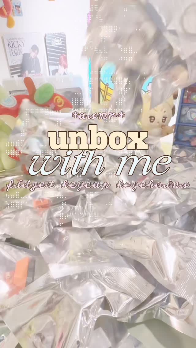 Unboxing fidget keycaps behind the scenes process