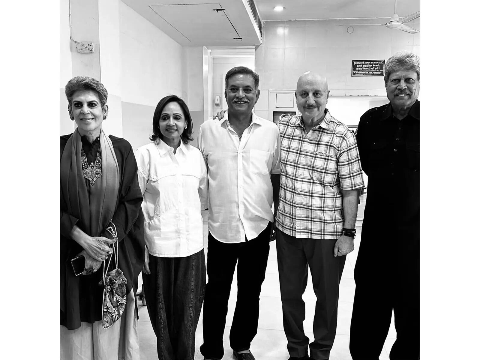 Cricket legends Kapil Dev and Madan Lal attend Anupam Kher’s play in ...