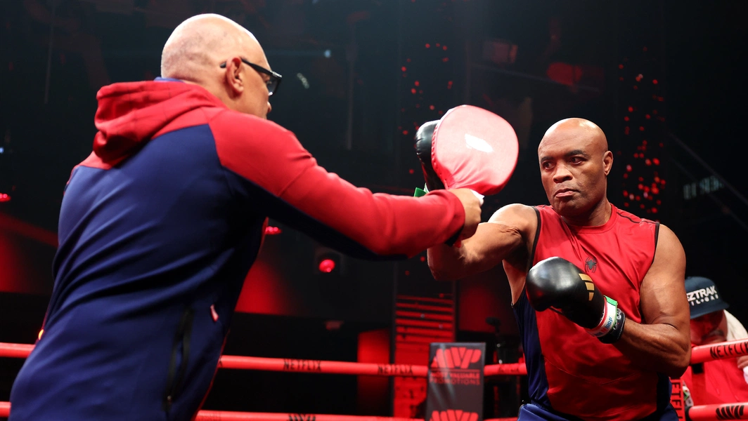 Dana White says Anderson Silva still won't speak to him