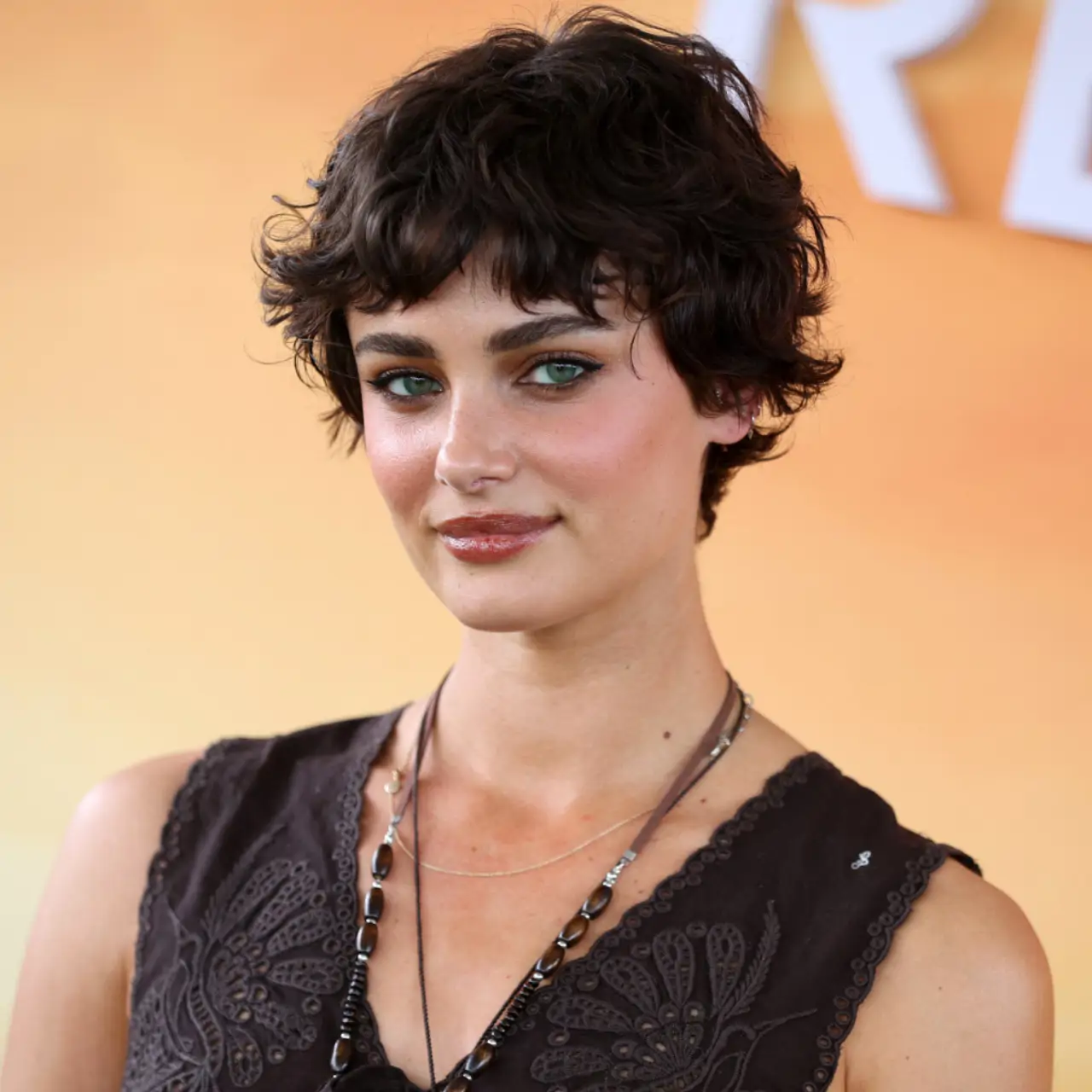 Los cortes de pelo corto ondulado más elegantes y fáciles de llevar