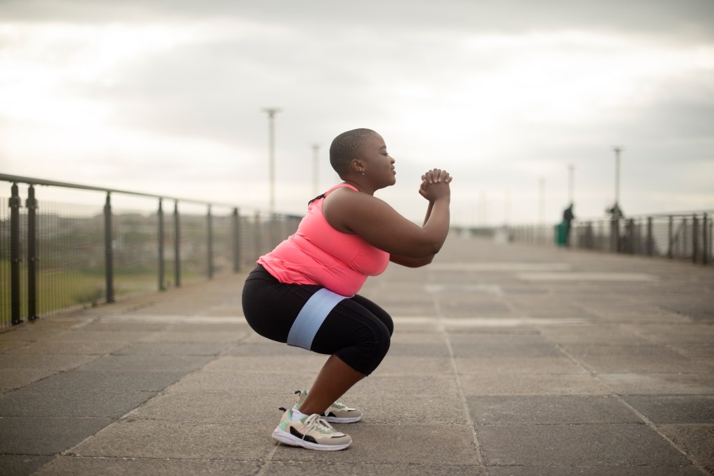 How many squats you should be able to do according to your age