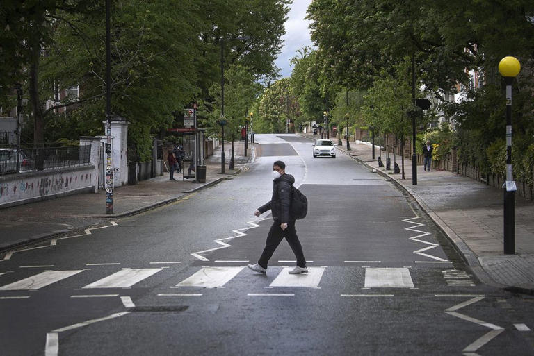 Sadiq Khan to ban cars from 200 roads across London to 'encourage more ...