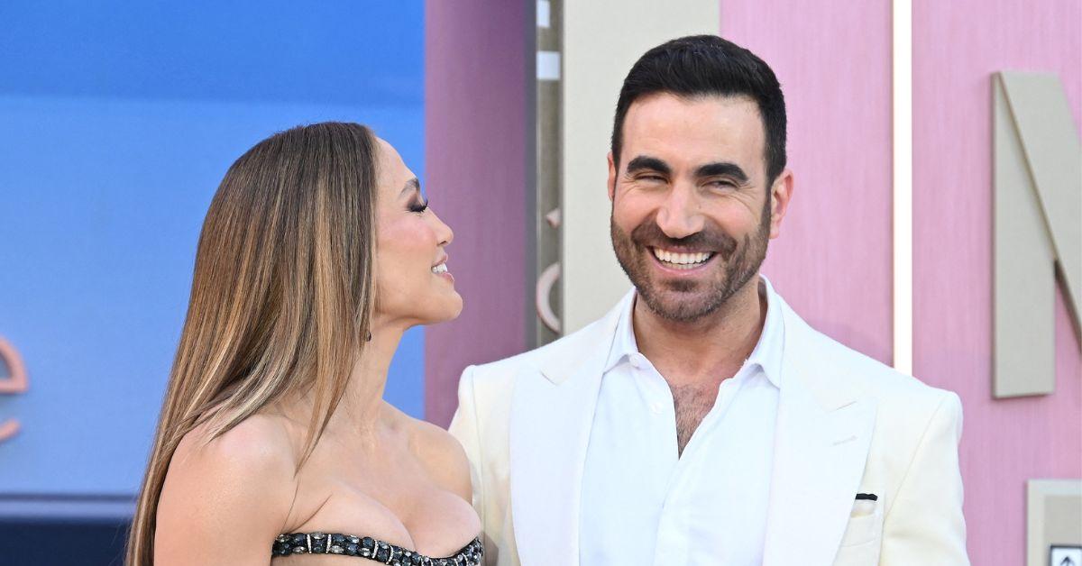 Jennifer Lopez dishes on meeting 'Office Romance' costar Brett ...