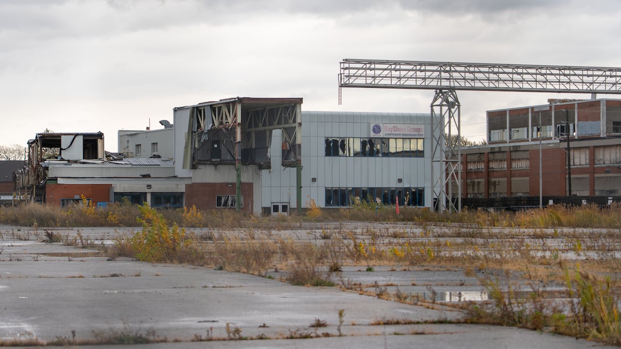 St. Catharines, Ont., issues orders to clean up buildings on abandoned ...