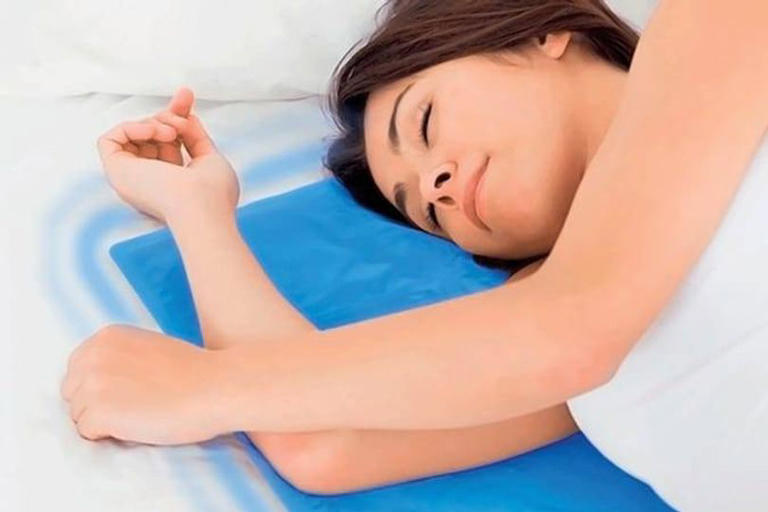 Feel refreshed with 'self-cooling' £4 Home Bargains item that's 'ideal ...