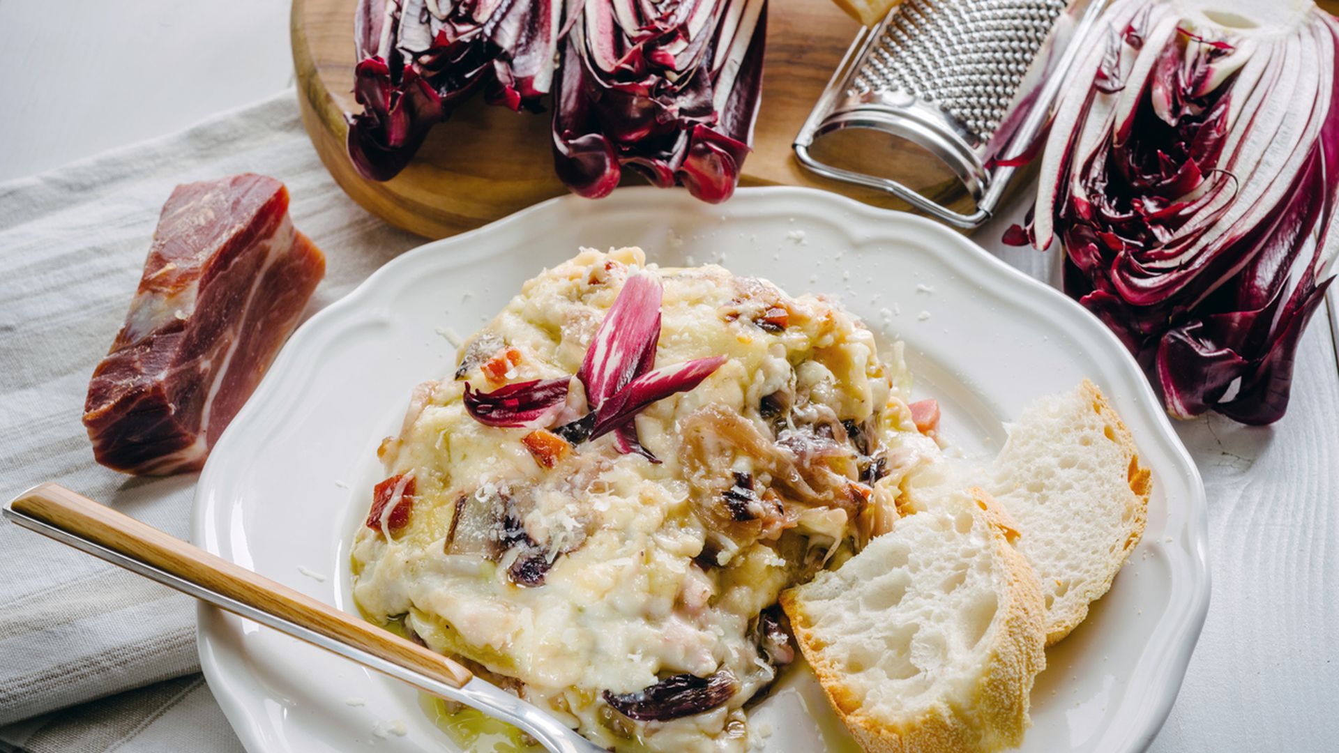 Lasagne al radicchio rosso e speck