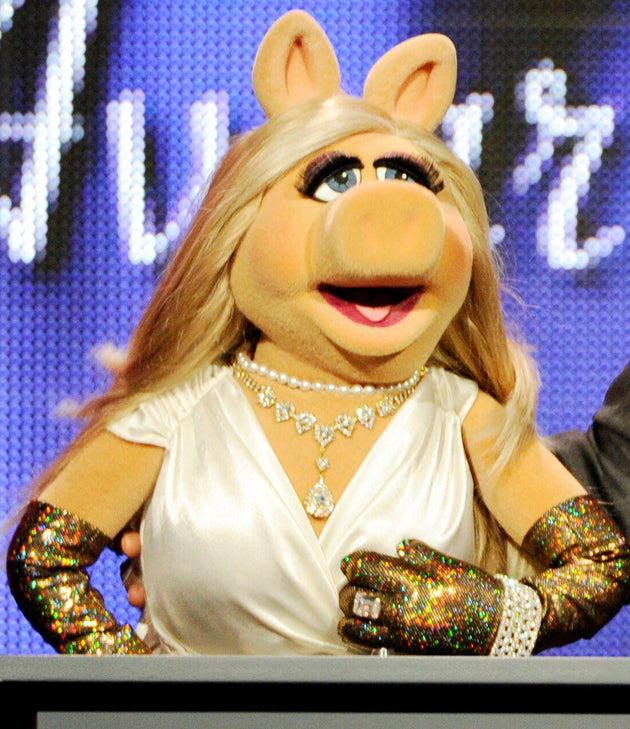 Cole Escola fuels excitement for their much-hyped Miss Piggy movie in ...