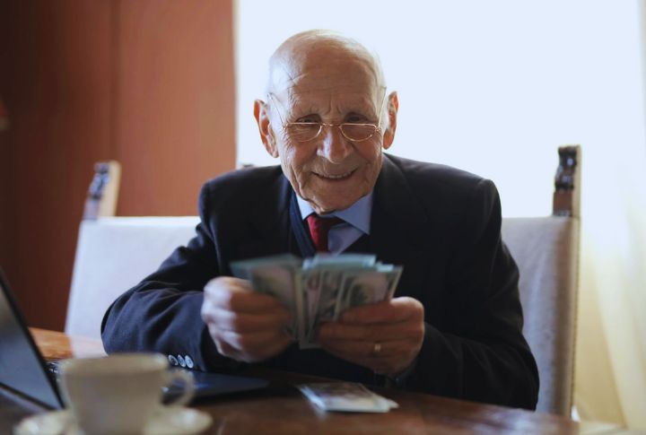 10 principles that keep old money in power