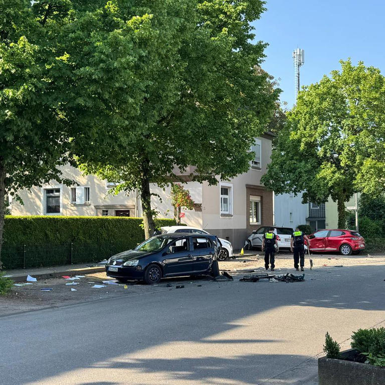 Auto erfasst drei Kinder auf Fahrrädern – zwei Schwerverletzte