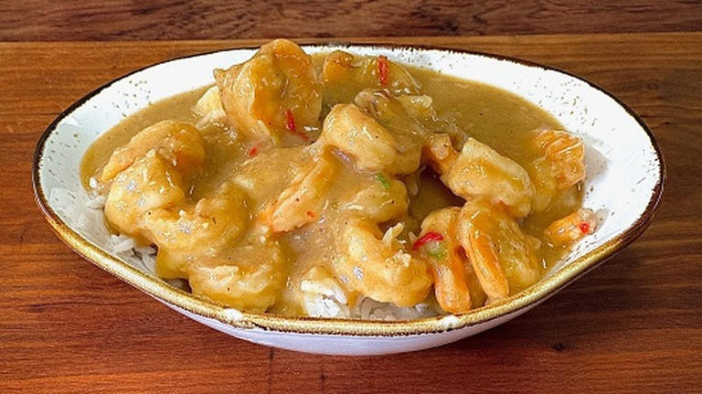13 regional seafood dishes everyone should try at least once