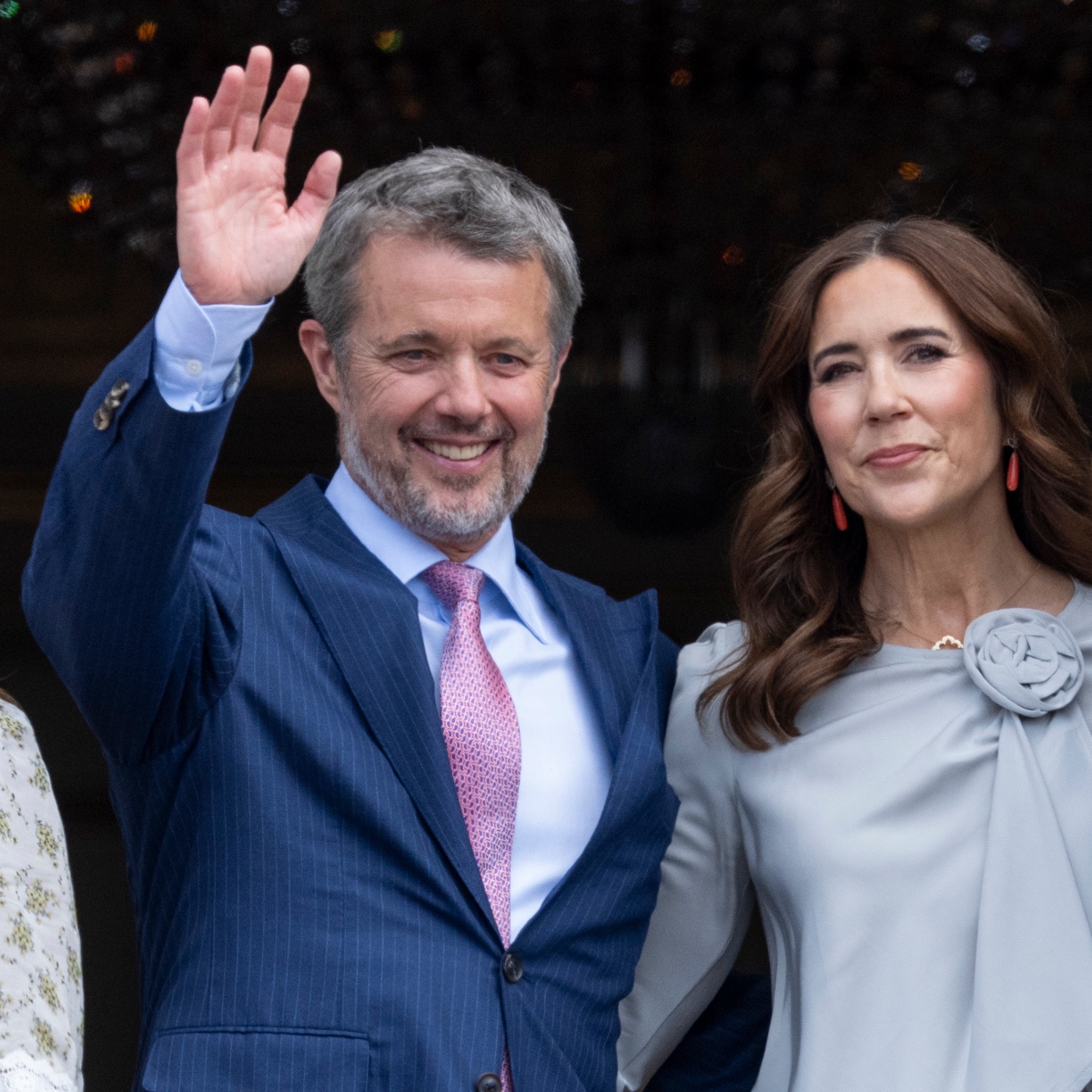 Frederik di Danimarca, “marito medio” con il bavero fuori posto: ci ...