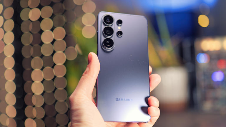 And the first Galaxy S26 Ultra privacy display copycat is…