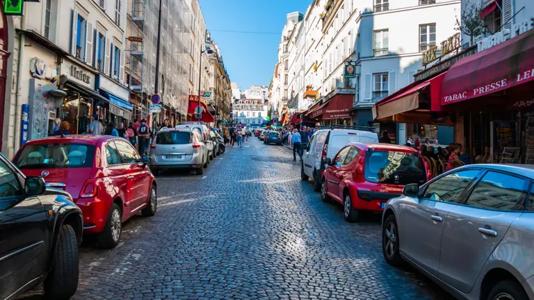 Pollution à Paris : le stationnement résidentiel gratuit prolongé ce ...