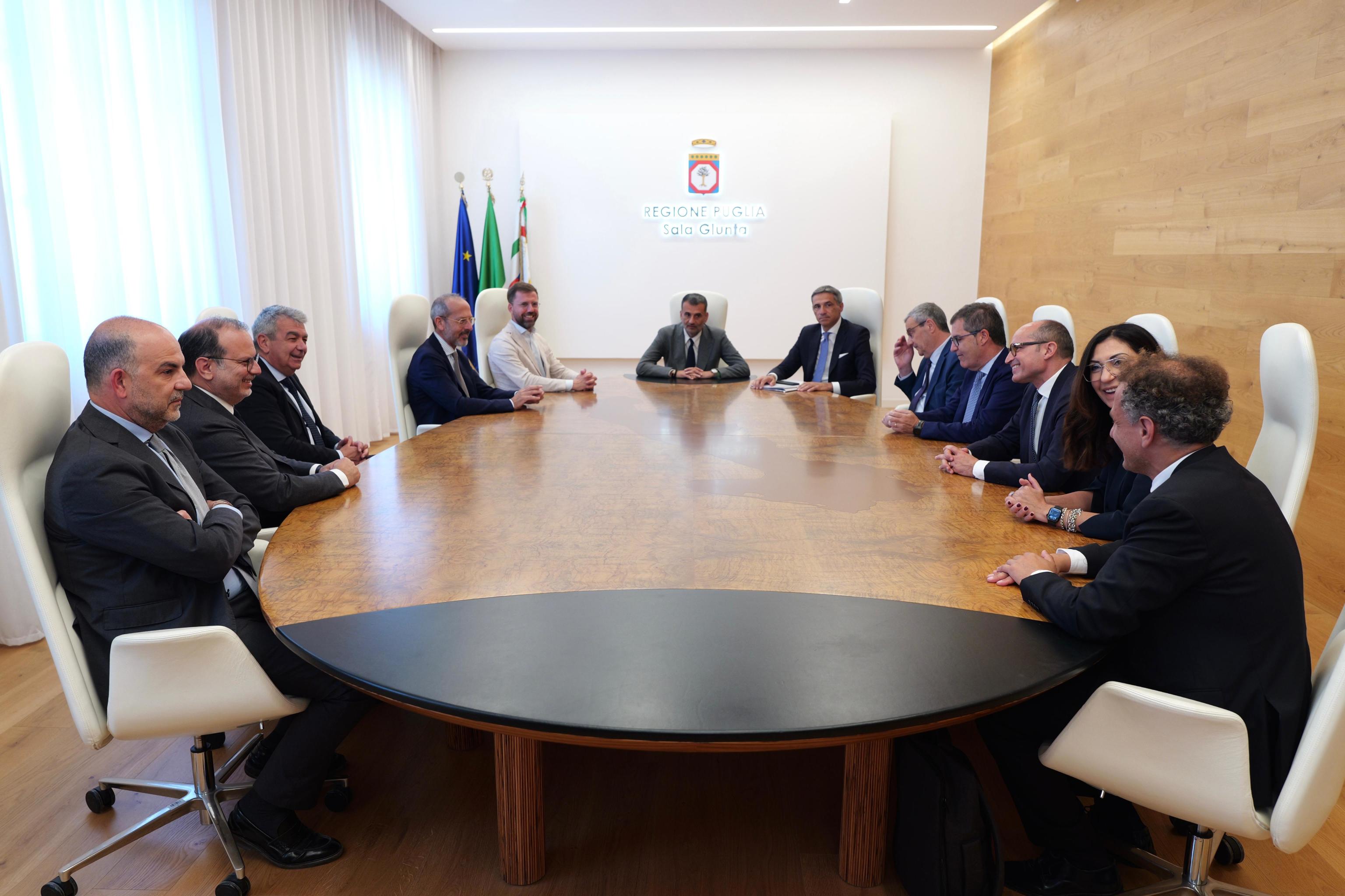 Decaro incontra i DG della sanità, chiediamo 'obiettivi molto stringenti'