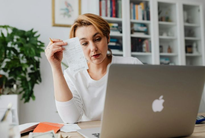 10 simple yet effective methods to clear debt when your paycheck is low