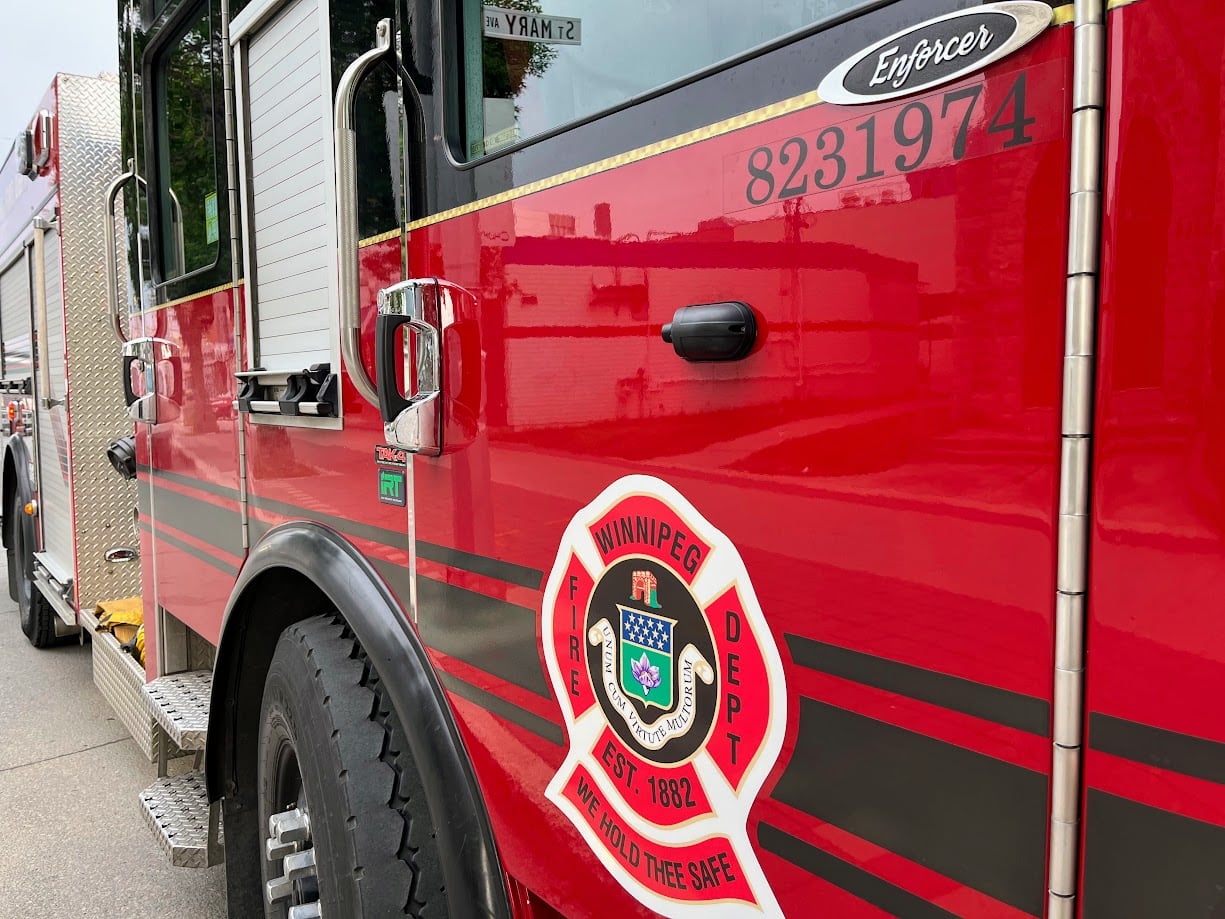 Fire shuts down stretch of Archibald Street in Winnipeg
