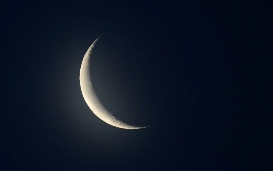 Moon–Chiron opposition prompts reflection and emotional growth
