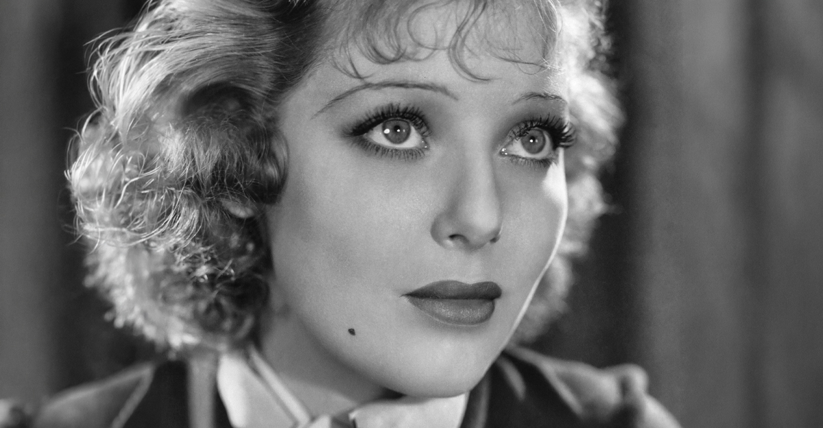 After a secret affair with Clark Gable, Loretta Young gave birth to a ...