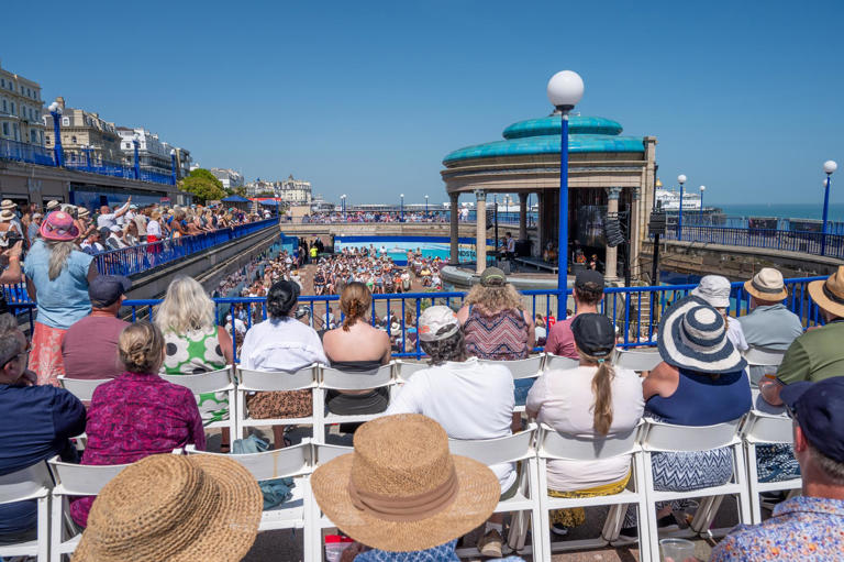 In pictures: Toploader perform at Eastbourne Bandstand