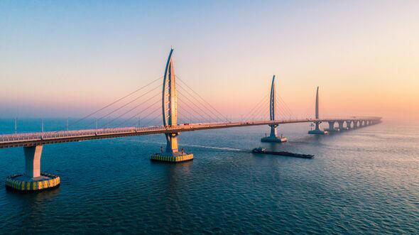 World's longest bridge withstands earthquakes, spans 34 miles and cost ...