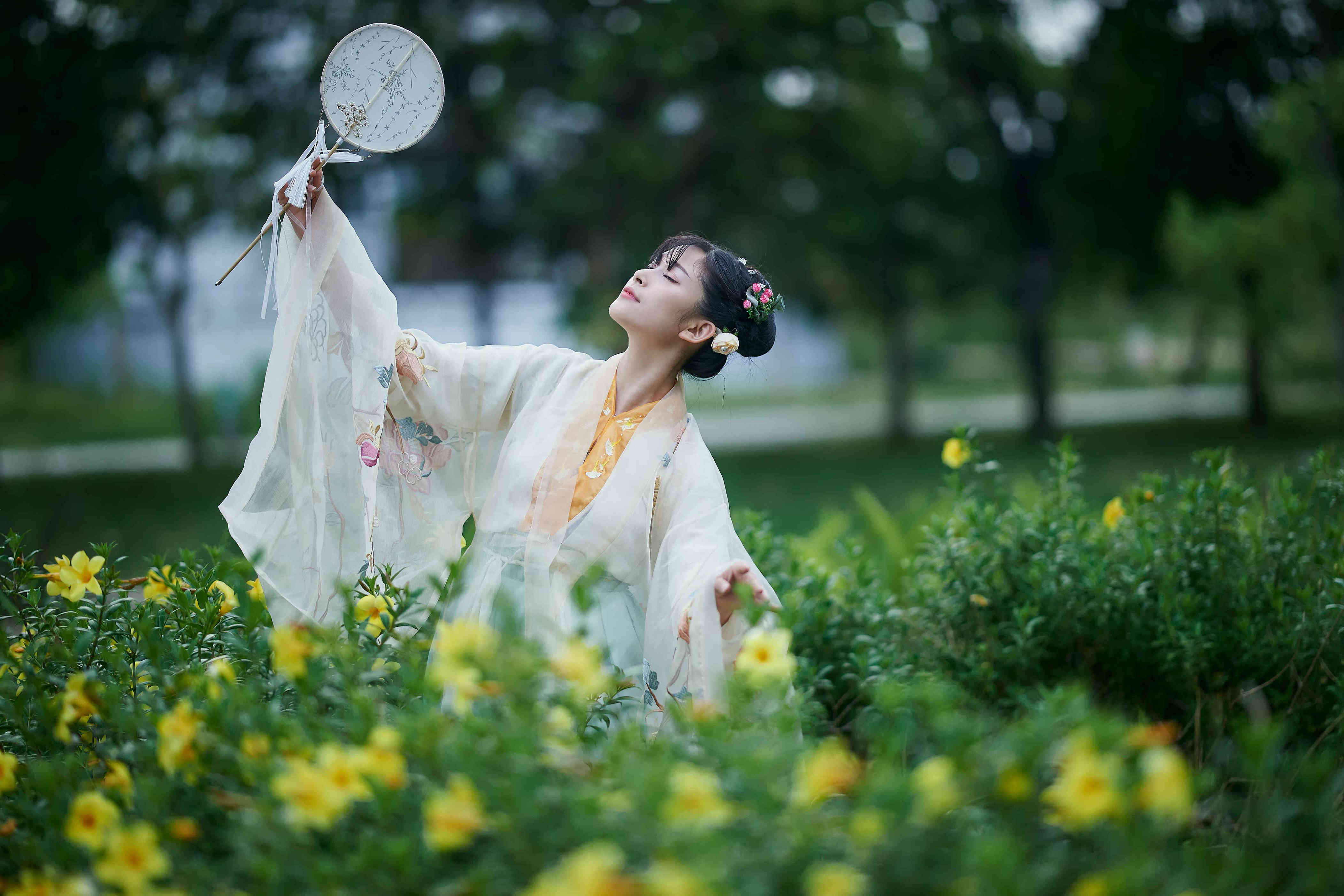 汉服游园记｜青衫遇夏｜误入古典诗画里