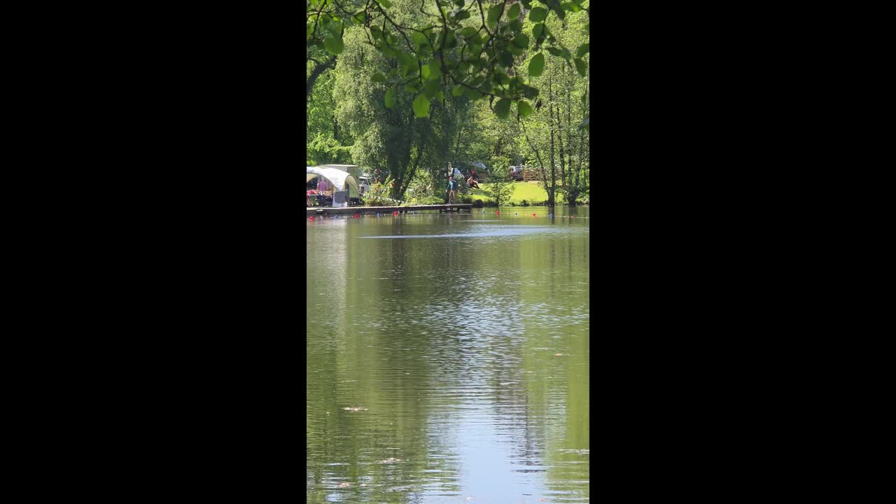 Watch incredible record-breaking 153m throw at stone skimming ...