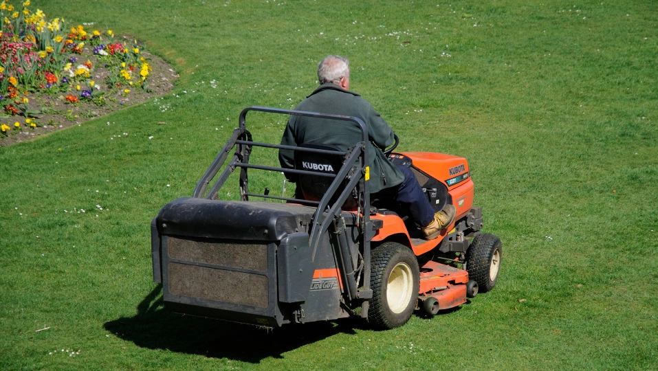 Electric riding mowers gain ground in 2026 market shift