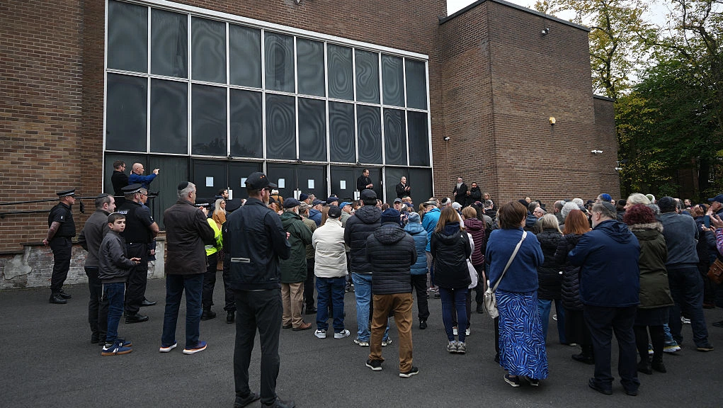 Eighth person held over Heaton Park synagogue terror attack