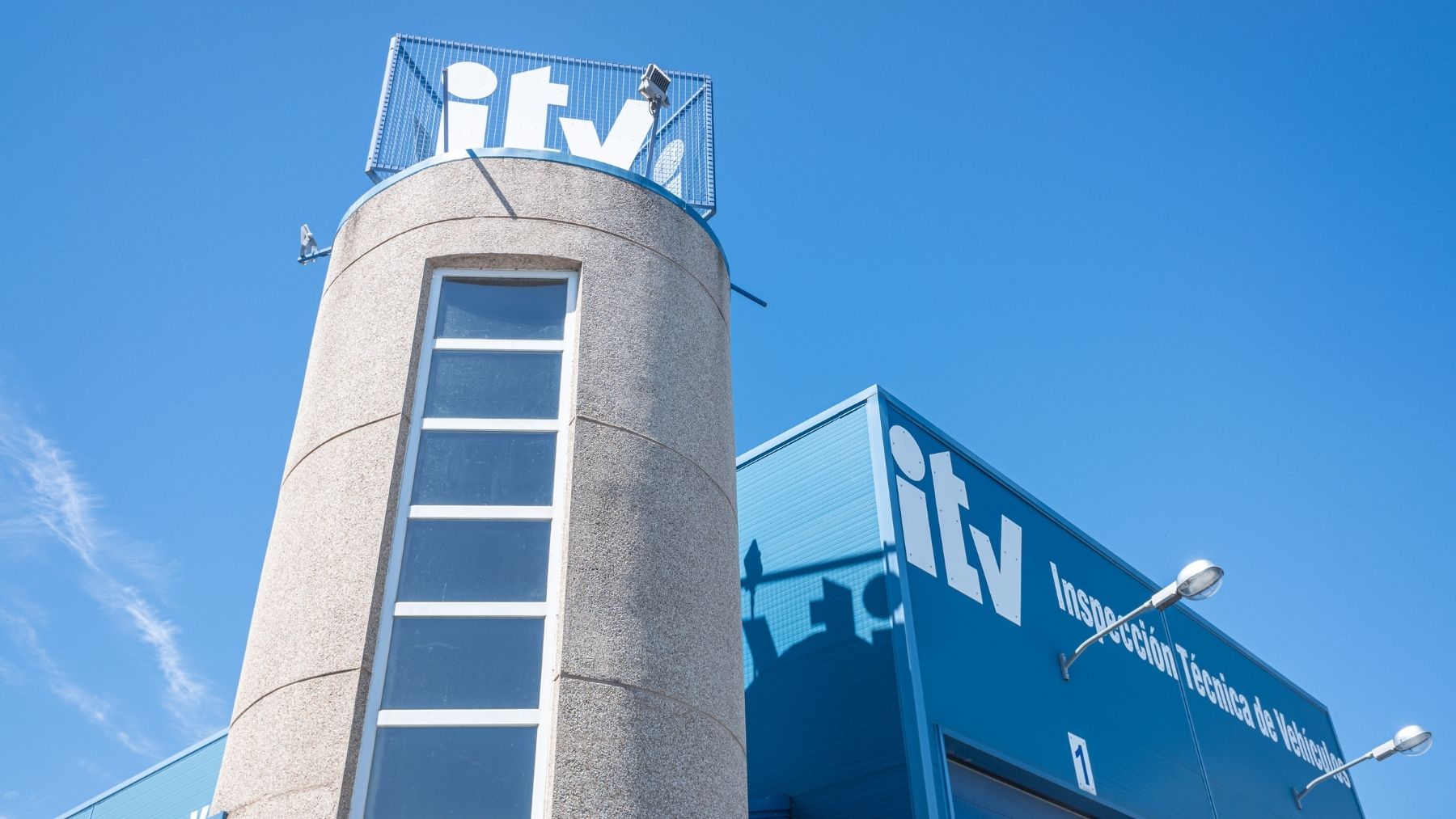 El BOE lo hace oficial: la ITV se deberá pasar cada seis meses en ...
