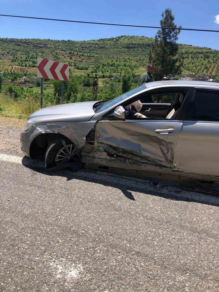 Mardin’de otomobiller çarpıştı: 5 yaralı