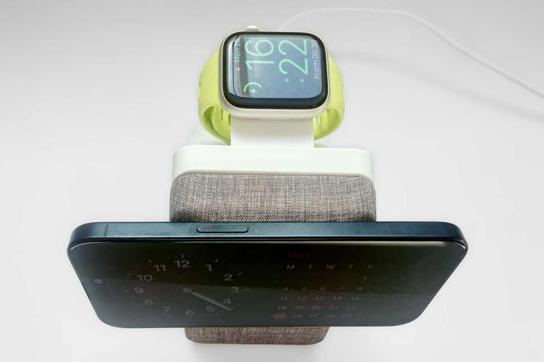 Journey Summit Ultra review: 3-in-1 charger with fast iPhone charging