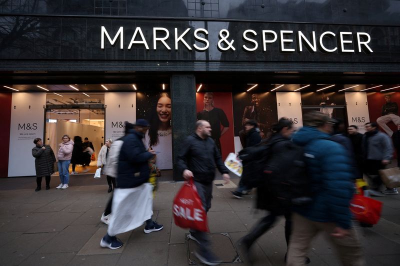 UK retailers demand urgent levy on low-value imports to curb Shein edge